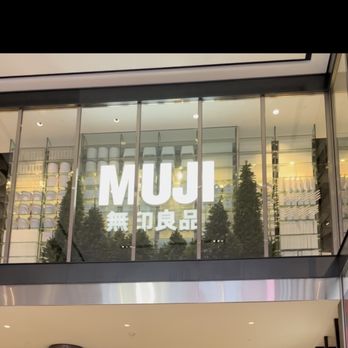 MUJI - Updated October 2025 - 94 Photos & 64 Reviews - 52 Cooper Sq ...