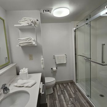 HAMPTON INN NORWICH - Updated December 2025 - 188 Photos & 45 Reviews ...