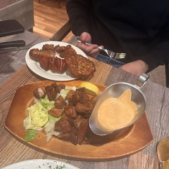 CHECKERS OLD MUNCHEN - Updated July 2024 - 746 Photos & 545 Reviews ...