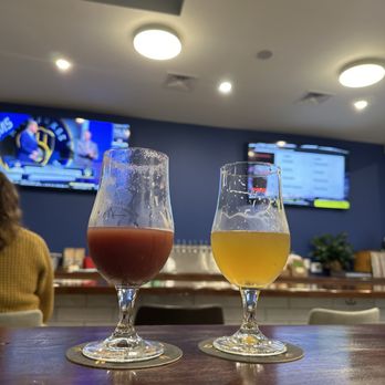 DISCOURSE BREWING - Updated November 2024 - 56 Photos & 14 Reviews - 7211 W 97th St, Overland ...