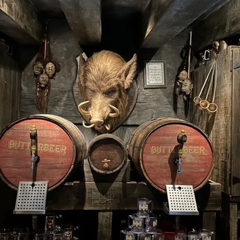 HOG’S HEAD - Updated December 2025 - 224 Photos & 97 Reviews - 100 ...