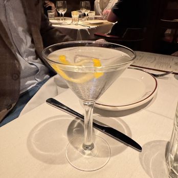 DRAKE’S HOLLYWOOD - Updated November 2024 - 195 Photos & 52 Reviews ...