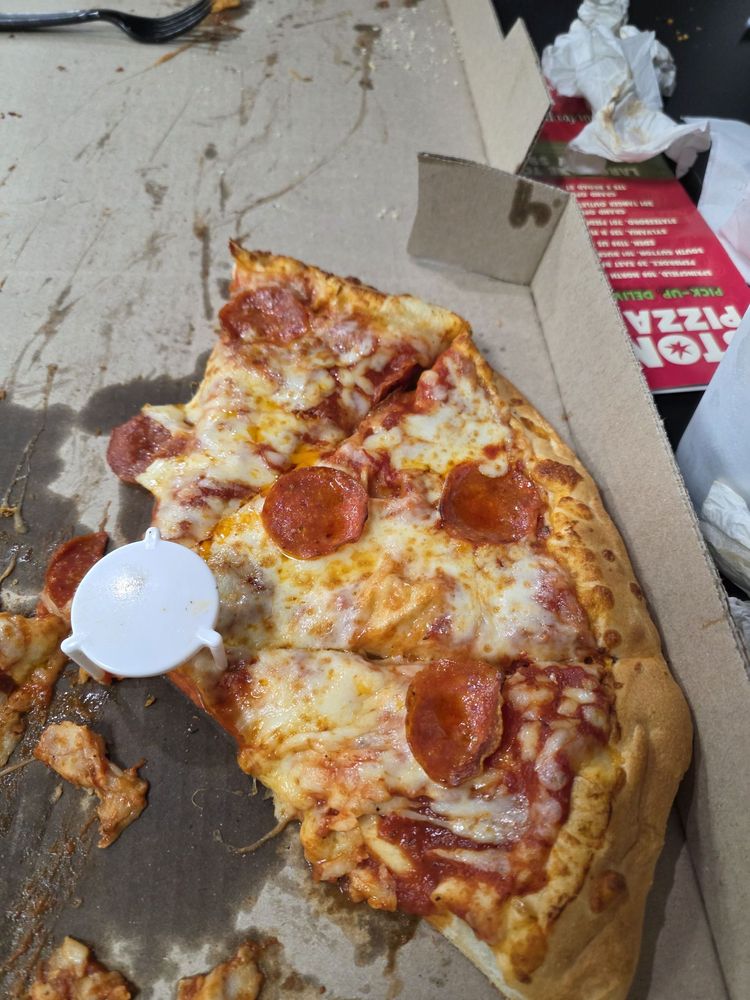 STONERS PIZZA JOINT - Updated August 2025 - 201 Tanger Outlets Blvd ...