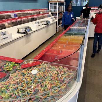 ALBANESE CONFECTIONERY - Updated October 2025 - 740 Photos & 399 ...