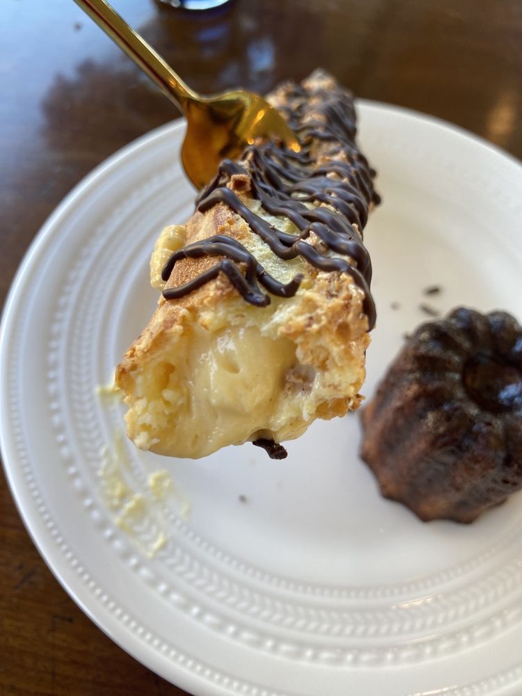 LE PONT PATISSERIE - 31 Photos - 230 15th Street, West Vancouver ...