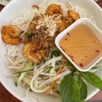 PHO 52 FREDERICK - Updated September 2024 - 31 Photos & 39 Reviews ...