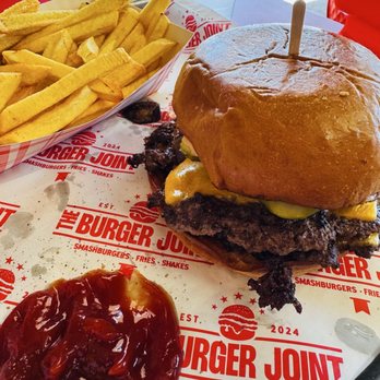 THE BURGER JOINT & BREW - Updated May 2025 - 289 Photos & 204 Reviews ...
