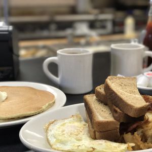 DELUX CAFÉ - 42 Photos & 318 Reviews - Bars - 100 Chandler St, Boston ...