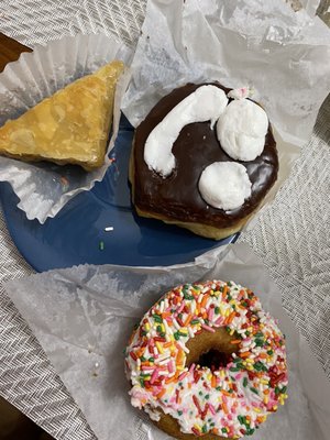DONUT FRIAR - 375 Photos & 457 Reviews - 634 Pkwy, Gatlinburg ...