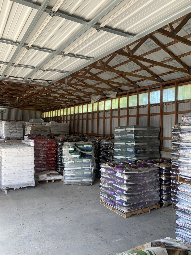 ANIMAL STATION - Updated December 2025 - 121 N Ewing St, Centerburg ...