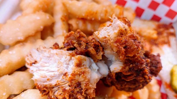 FLUSTER CLUCK HOT CHICKEN - Updated August 2024 - 154 Photos & 135 ...