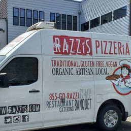 RAZZÍS PIZZERÍA - Updated October 2025 - 323 Photos & 838 Reviews ...