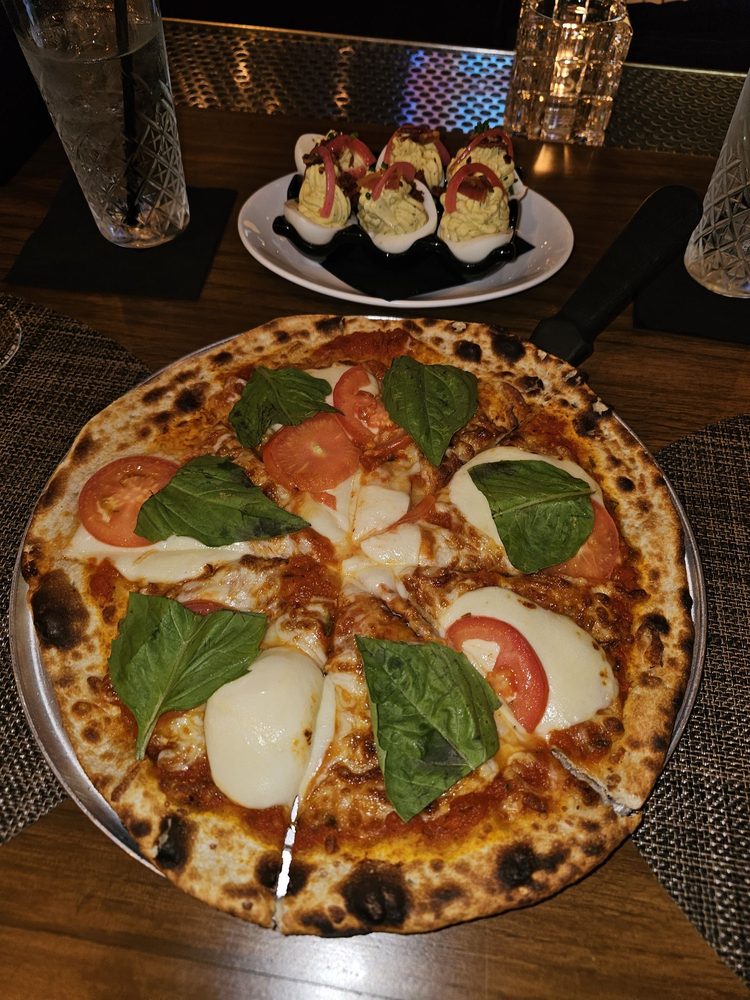 TAVERN BY HEARSAY - Updated August 2024 - 26 Photos - 737 Preston St ...