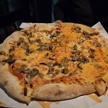 FEDERAL PIZZA - TATUM BLVD - Updated October 2025 - 109 Photos & 79 ...