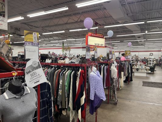RED RACKS THRIFT STORE - Updated March 2026 - 19 Photos & 45 Reviews ...
