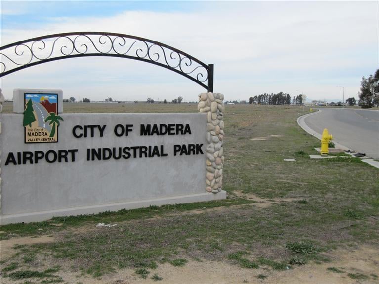 MADERA MUNICIPAL AIRPORT - Updated July 2025 - 4020 Aviation Dr, Madera ...