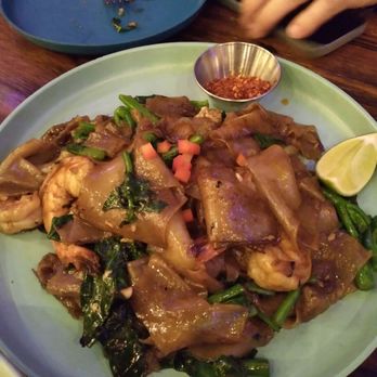 PAI NORTHERN THAI KITCHEN - 4905 Photos & 3570 Reviews - 18 Duncan ...