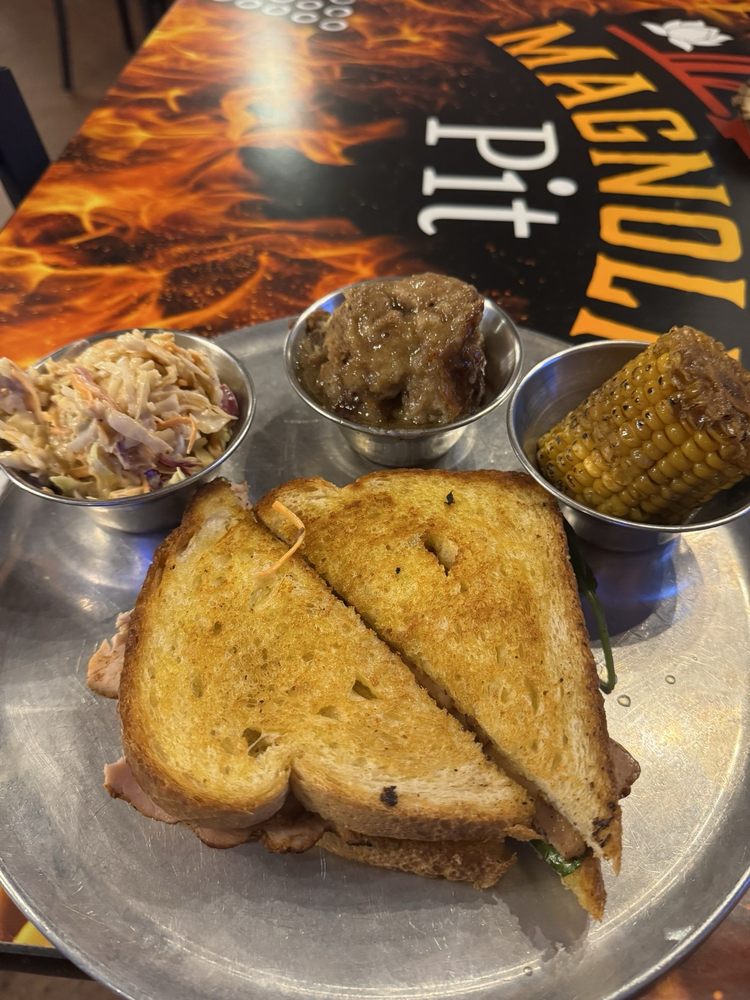 MAGNOLIA PIT - Updated September 2025 - 31 Photos & 33 Reviews - 729 ...