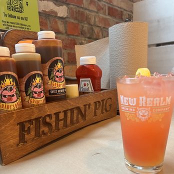 THE FISHIN’ PIG - Updated July 2024 - 766 Photos & 406 Reviews - 119 W ...