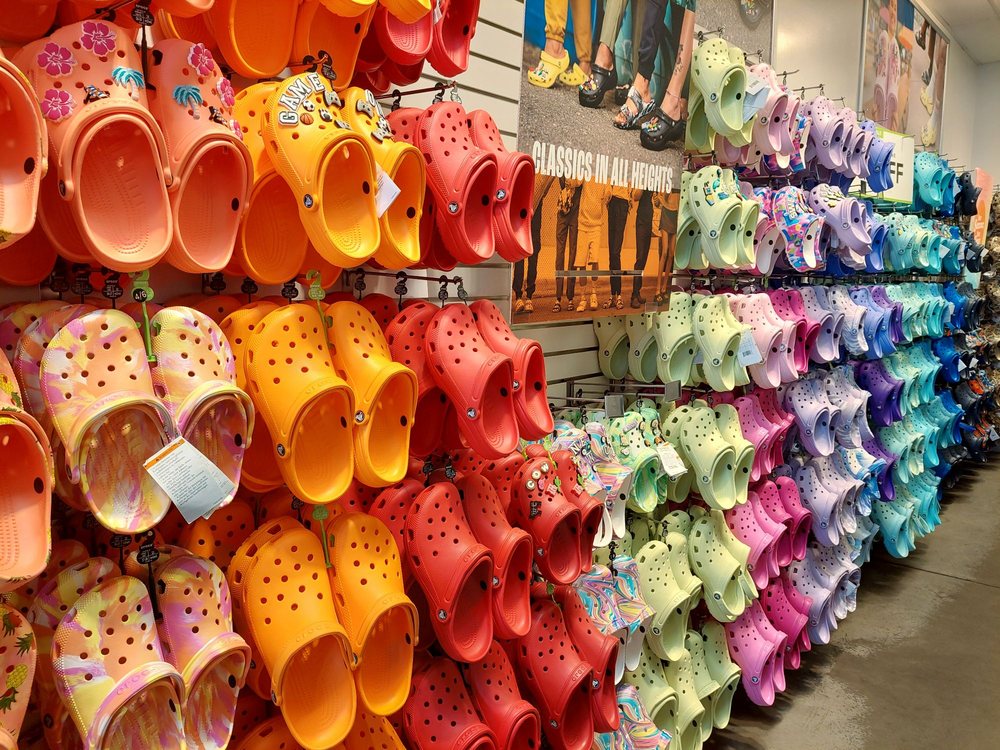 CROCS OUTLET CAMARILLO PREMIUM OUTLET CAMARILLO - 10000076 - 17 Photos ...