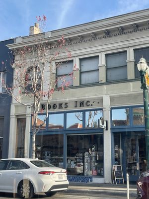 BOOKS INC - 132 Photos & 169 Reviews - 1344 Park St, Alameda ...