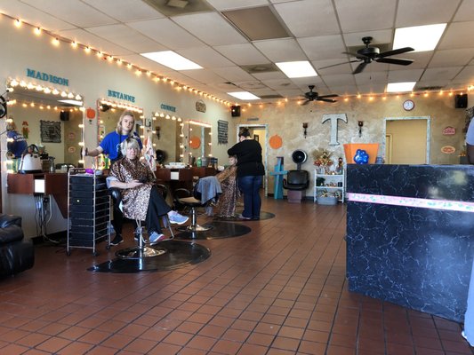 TANGLES HAIR SALON - Updated October 2025 - 12 Photos & 14 Reviews ...