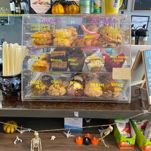 YELLOW MUG COFFEE LOUNGE - 43 Photos & 62 Reviews - Cafes - 113 N Main ...
