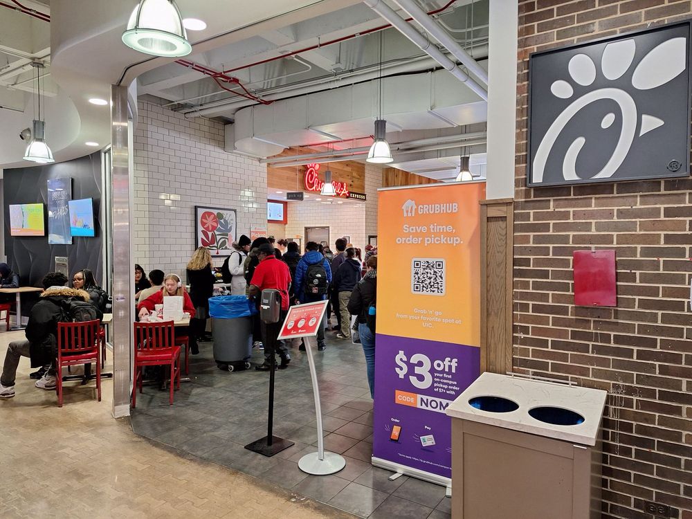 UIC STUDENT EAST - Updated March 2026 - 17 Photos - 750 S Halsted St ...