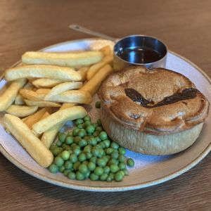 THE GRUMPY MOLE - Updated September 2025 - Brockham Green, Brockham ...