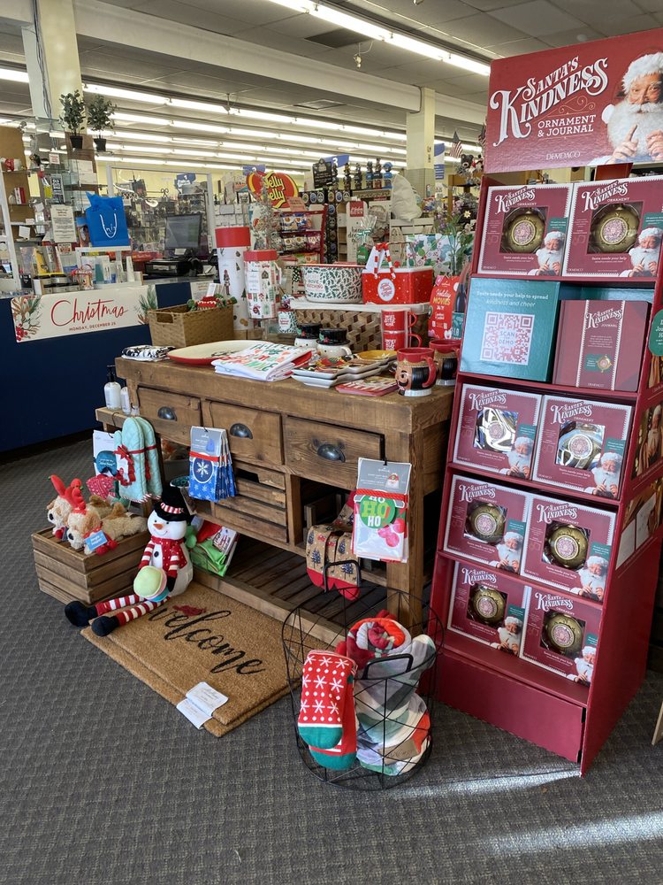 SAUGUS DRUGS & HALLMARK - Updated December 2025 - 25 Photos & 56 ...