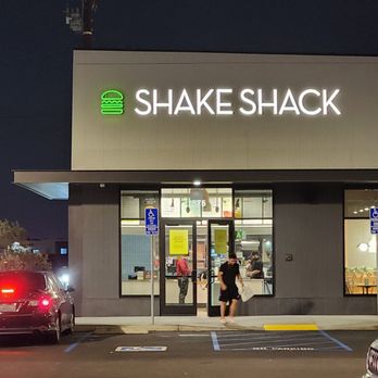 SHAKE SHACK TORRANCE - Updated August 2025 - 142 Photos & 89 Reviews ...