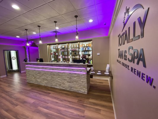 TOTALLY TAN & SPA - Updated September 2025 - 28 Photos - 5600 La Centre ...