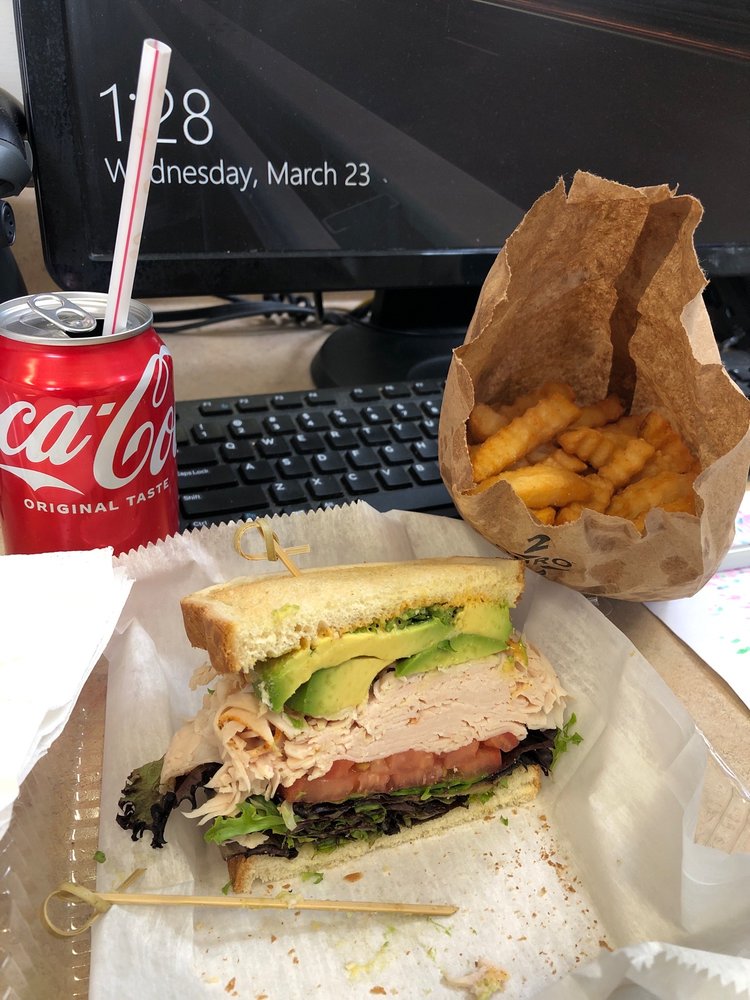TOWN HALL DELI - Updated March 2026 - 10 Photos & 23 Reviews - 4 W ...