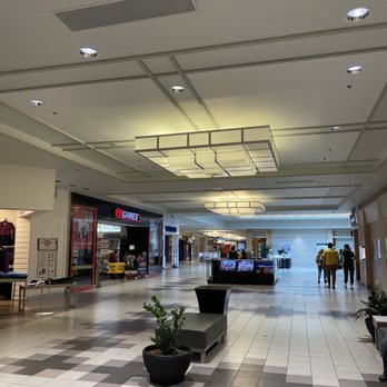 COTTONWOOD CENTRE - Updated January 2026 - 45585 Luckakuck Way ...