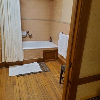 THE ROYCROFT INN - Updated November 2024 - 336 Photos & 188 Reviews ...