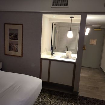 HILTON STOCKTON - Updated March 2025 - 399 Photos & 262 Reviews - 2323 ...