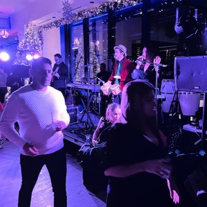 FIVE CENTRAL - 146 Photos & 91 Reviews - 2736 Virginia St, Houston, TX ...