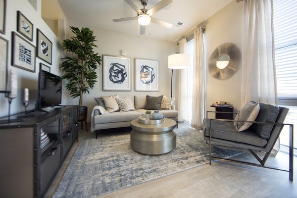 THE DILLON DOWNTOWN APARTMENTS - Updated October 2025 - 76 Photos - 401 ...