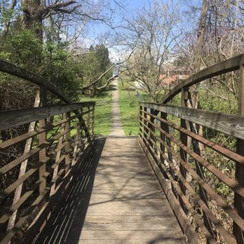 SANDY SPRINGS PARK - Updated December 2025 - 52 Photos - 702 Best St ...