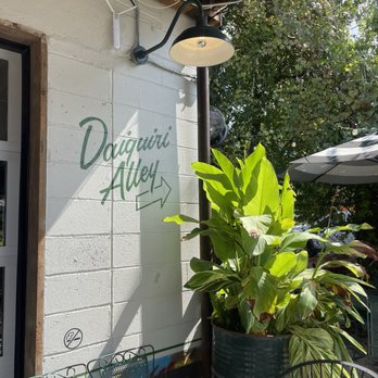 LIL’ EASY - Updated March 2025 - 199 Photos & 100 Reviews - 5000 E ...