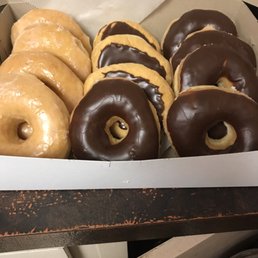 Avon Donuts Inc - 145 Photos & 144 Reviews - Donuts - 45324 Woodward ...