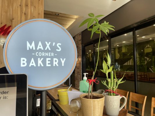 MAX’S RESTAURANT - Updated June 2025 - 50 Photos & 19 Reviews - 1088 W ...