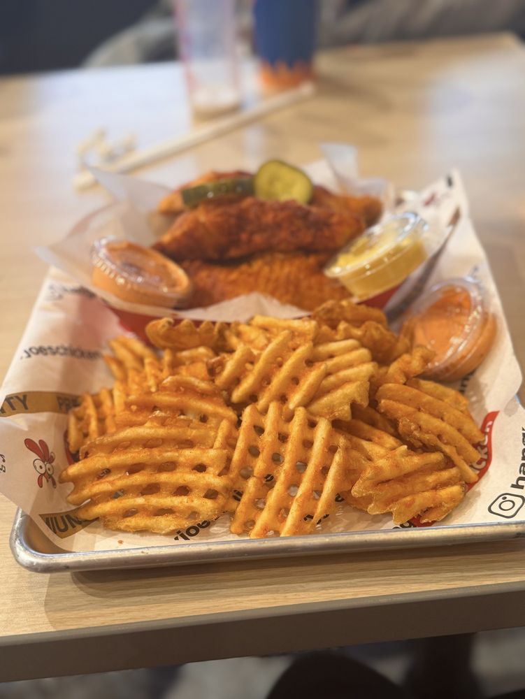 HANGRY JOE’S HOT CHICKEN - VAN DORN - Updated May 2026 - 246 Photos ...