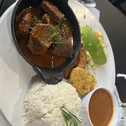 YARUMBA RESTAURANT & LOUNGE - Updated October 2025 - 559 Photos & 362 ...