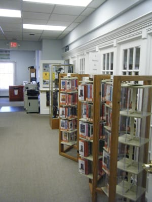 MAURY LOONTJENS MEMORIAL LIBRARY - Updated September 2025 - 17 Photos ...