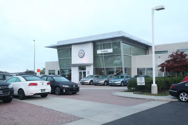 LINDSAY VOLKSWAGEN OF DULLES - Updated December 2024 - 77 Photos & 372 ...