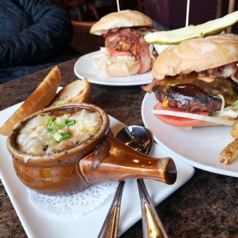 RUSTY’S NEIGHBOURHOOD PUB - Updated October 2025 - 26 Photos & 32 ...