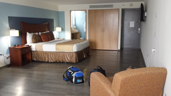 HOWARD JOHNSON ISLA VERDE - Updated July 2025 - 4820 Isla Verde Ave ...