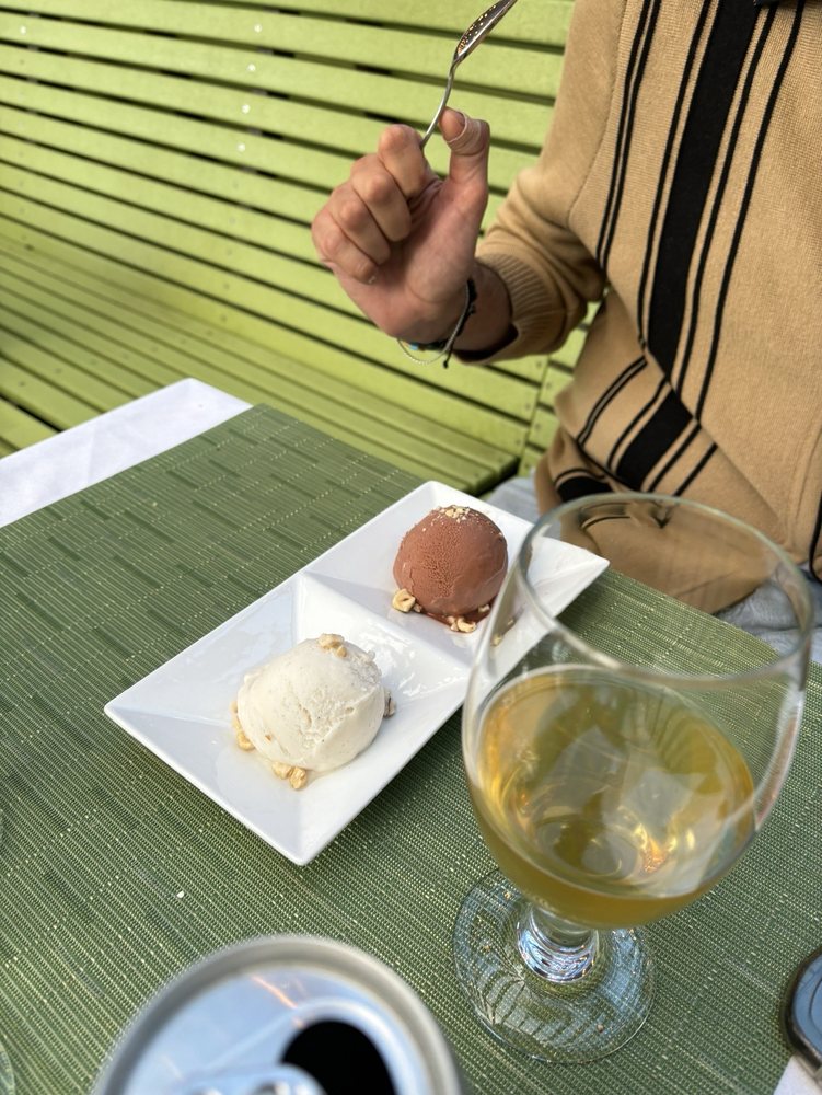 METRO BIS - Updated November 2025 - 200 Photos - 139 Reviews - 690 ...