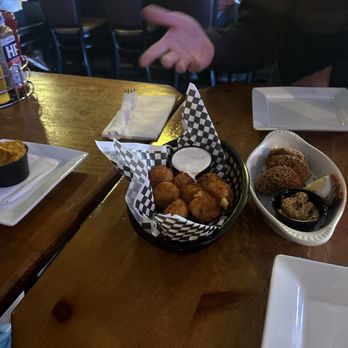 BRITISH BULLDOG - Updated July 2024 - 144 Photos & 288 Reviews - 2052 ...